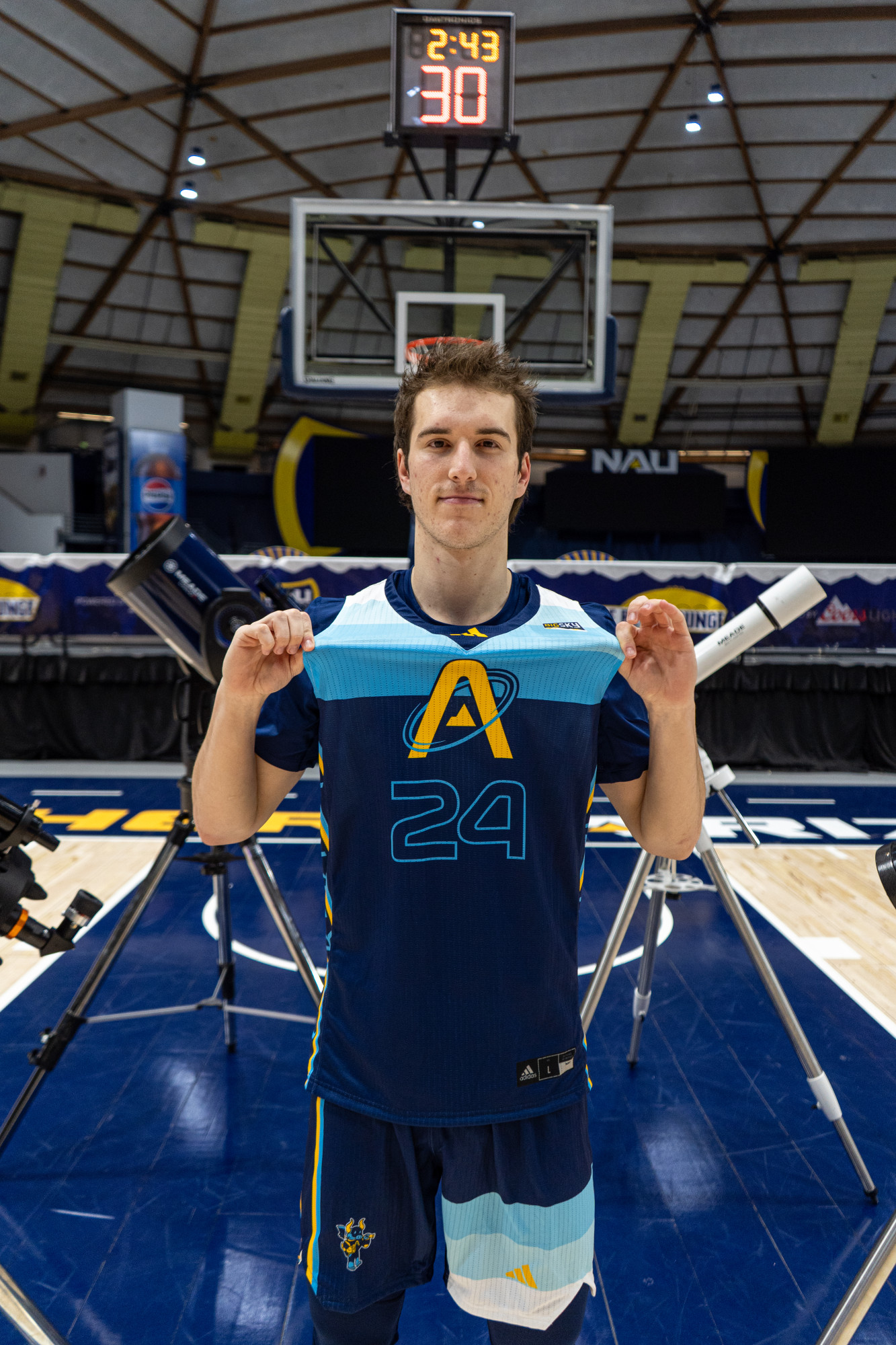 Astrojacks Auction | Volleyball | ClickBid Mobile Bidding